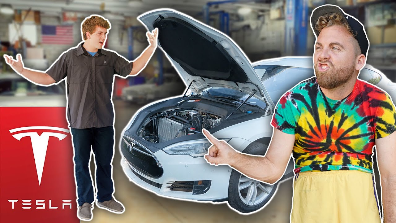 Instalaram um motor a gasolina num Tesla e foram à oficina mudar o óleo